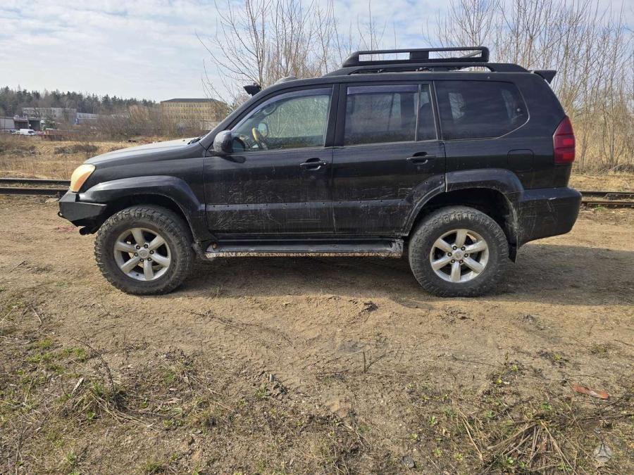 Черный Лексус GX 470 2003 в Вильнюс, объемом двигателя 4.66 л и пробегом 170 тыс. км за 7800 €, фото 10 на AUTOMOTO.COM.LV