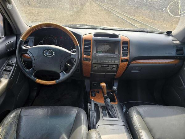 Black Lexus GX 470 2003 in Vilnius, with an engine capacity of 4.66 L and mileage of 170 thousand km for 7800 €, photo 10 on AUTOMOTO.COM.LV
