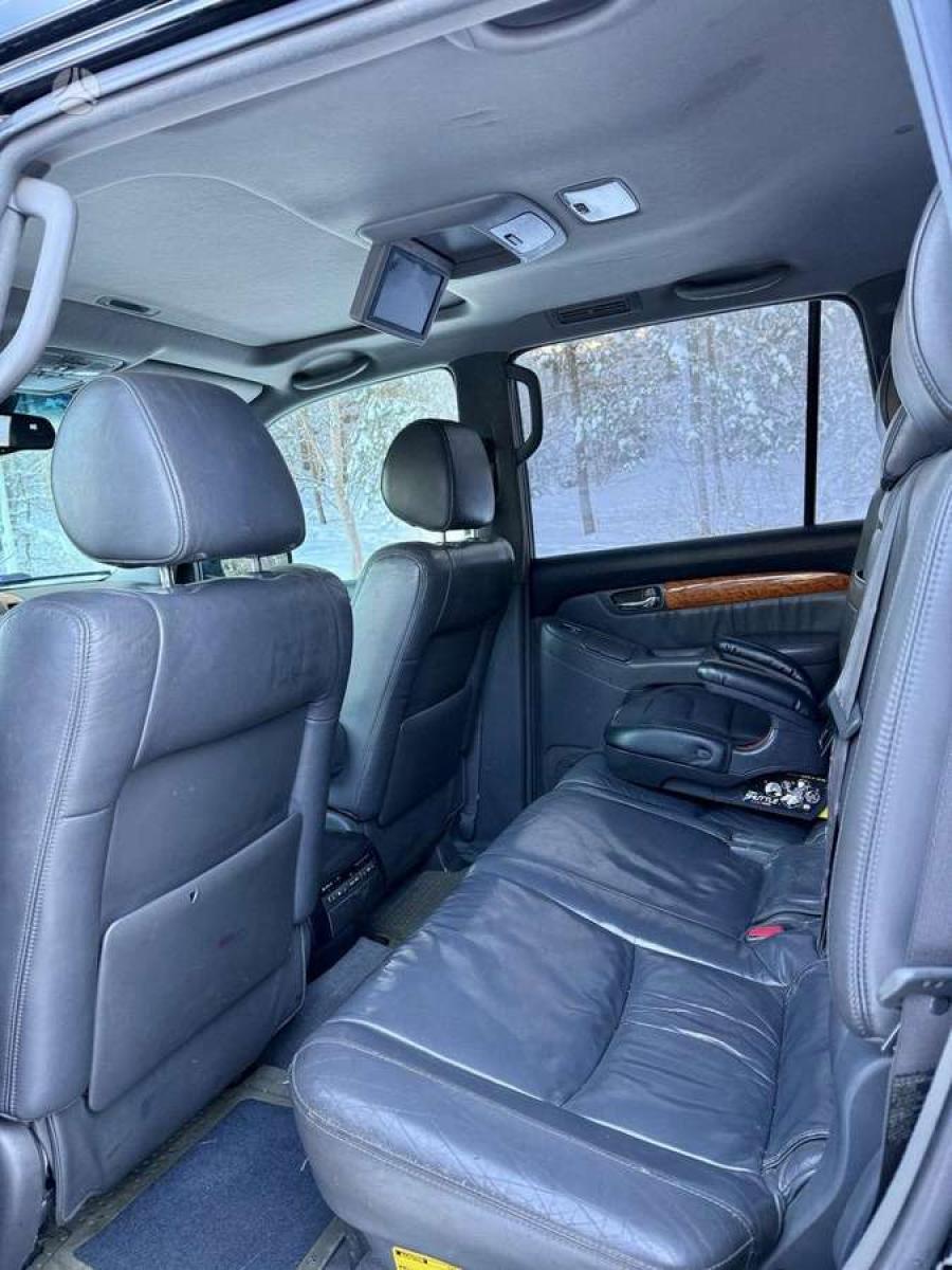 Melns Lexus GX 470 2004 Viļņa, ar dzinēja tilpumu 4.70 L un nobraukumu 230 tūkst. km par 7700 €, foto 13 vietnē AUTOMOTO.COM.LV