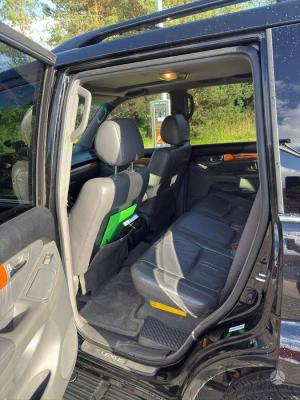 Black Lexus GX 470 2004 in Vilnius, with an engine capacity of 4.66 L and mileage of 240 thousand km for 7500 €, photo 18 on AUTOMOTO.COM.LV