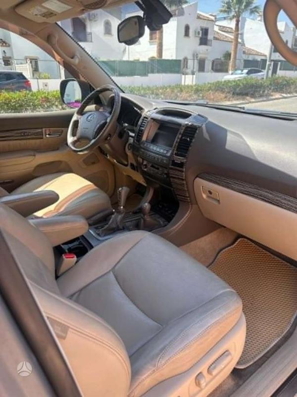 Lexus GX 470 2006 Viļņa, ar dzinēja tilpumu 4.66 L un nobraukumu 283 tūkst. km par 8000 €, foto 6 vietnē AUTOMOTO.COM.LV