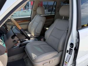 Yellow Lexus GX 470 2007 in Klaipeda, with an engine capacity of 4.70 L and mileage of 220 thousand km for 14999 €, photo 9 on AUTOMOTO.COM.LV