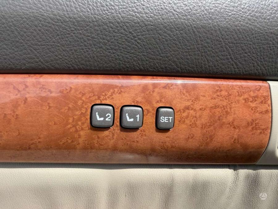 Yellow Lexus GX 470 2007 in Klaipeda, with an engine capacity of 4.70 L and mileage of 220 thousand km for 14999 €, photo 15 on AUTOMOTO.COM.LV