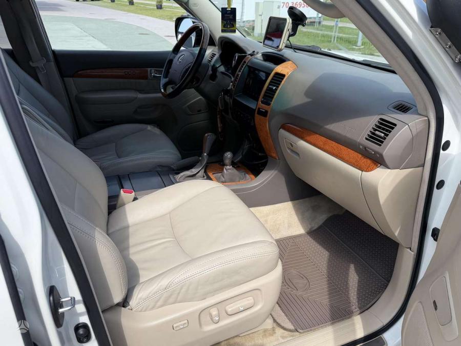 Yellow Lexus GX 470 2007 in Klaipeda, with an engine capacity of 4.70 L and mileage of 220 thousand km for 14999 €, photo 21 on AUTOMOTO.COM.LV