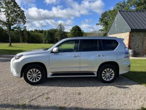 Lexus GX 2016 in Kuldiga, with an engine capacity of 4.60 L and mileage of 143 thousand km for 30500 €, photo 4 on AUTOMOTO.COM.LV