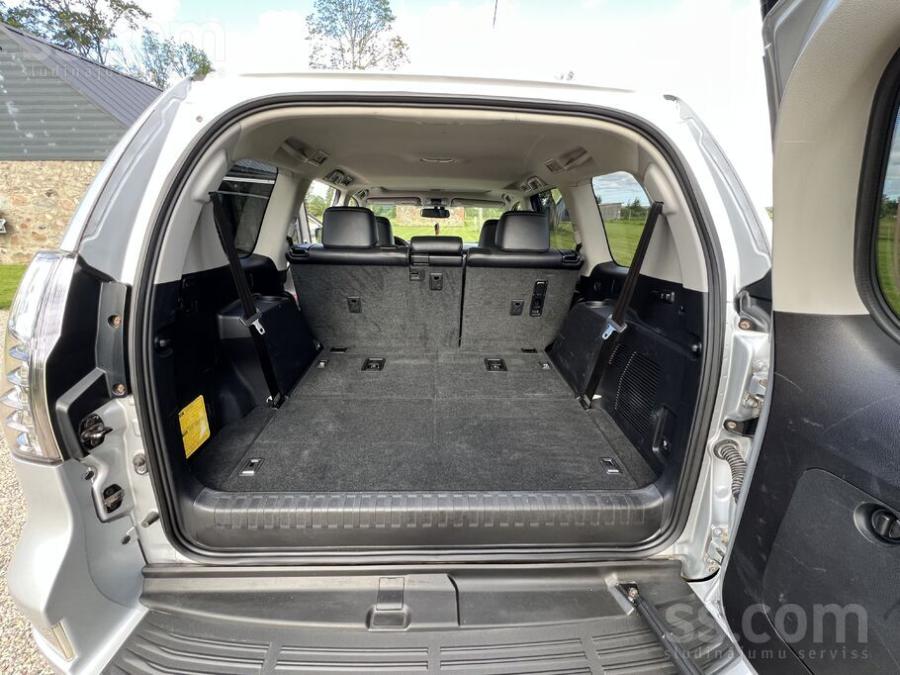 Lexus GX 2016 in Kuldiga, with an engine capacity of 4.60 L and mileage of 143 thousand km for 30500 €, photo 11 on AUTOMOTO.COM.LV