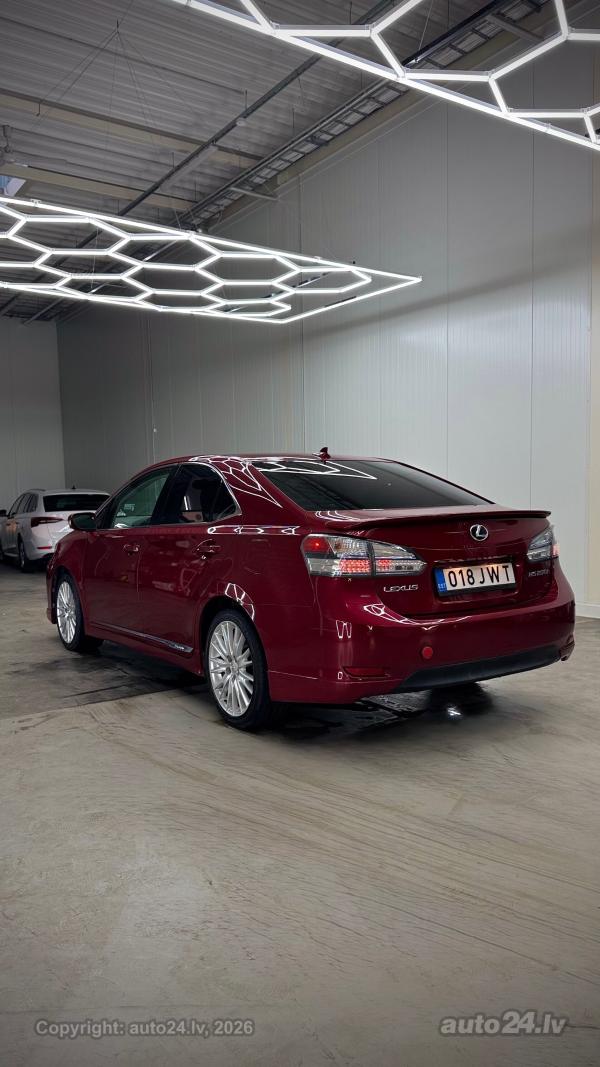 Red Lexus HS 2010 in Tallinn, with an engine capacity of 2.40 L and mileage of 212 thousand km for 10490 €, photo 3 on AUTOMOTO.COM.LV