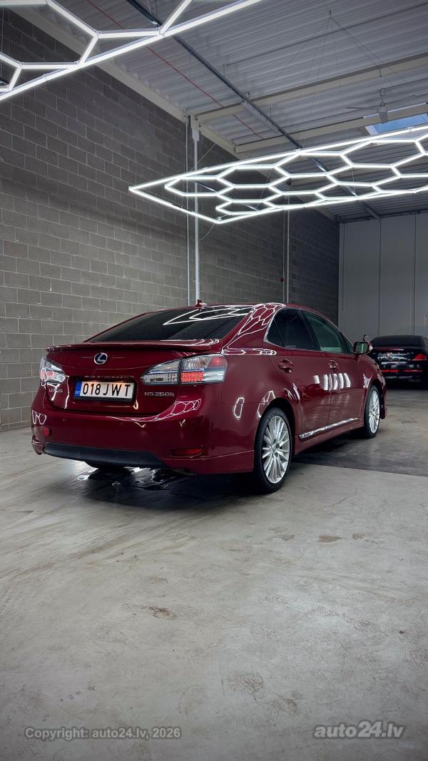 Red Lexus HS 2010 in Tallinn, with an engine capacity of 2.40 L and mileage of 212 thousand km for 10490 €, photo 4 on AUTOMOTO.COM.LV