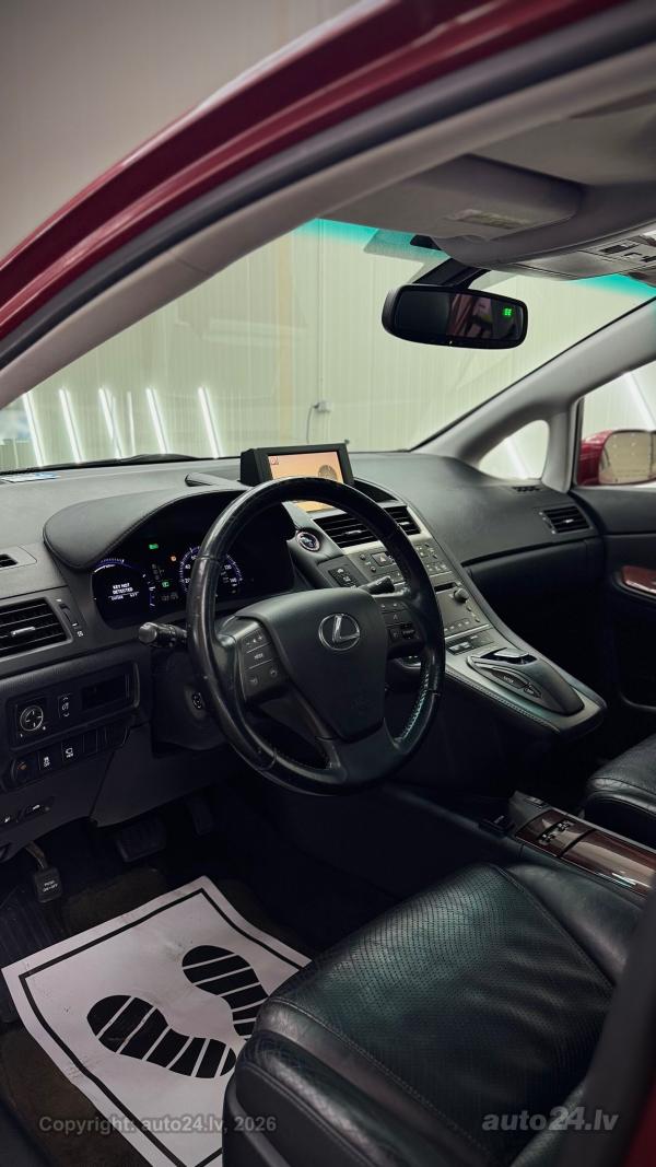 Red Lexus HS 2010 in Tallinn, with an engine capacity of 2.40 L and mileage of 212 thousand km for 10490 €, photo 8 on AUTOMOTO.COM.LV