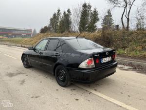 Black Lexus IS 200 1999 in Kaunas, with an engine capacity of 2.00 L and mileage of 359 thousand km for 1750 €, photo 3 on AUTOMOTO.COM.LV