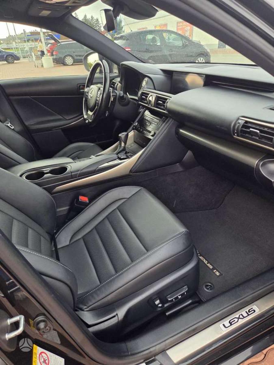 Melns Lexus IS 200 2017 Klaipėda, ar dzinēja tilpumu 2.00 L un nobraukumu 105 tūkst. km par 18500 €, foto 14 vietnē AUTOMOTO.COM.LV
