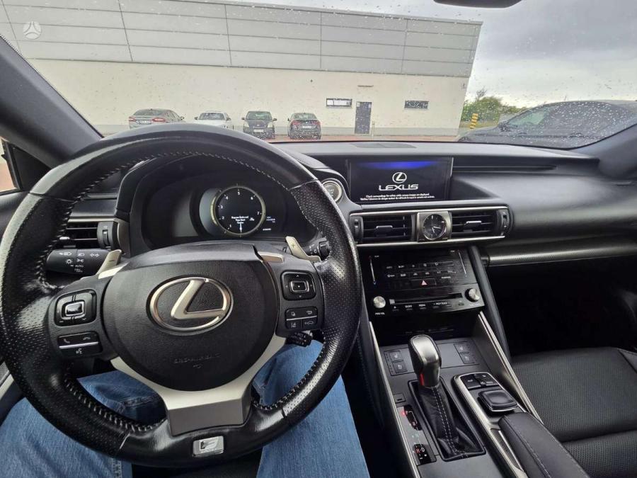 Melns Lexus IS 200 2017 Klaipėda, ar dzinēja tilpumu 2.00 L un nobraukumu 105 tūkst. km par 18500 €, foto 16 vietnē AUTOMOTO.COM.LV