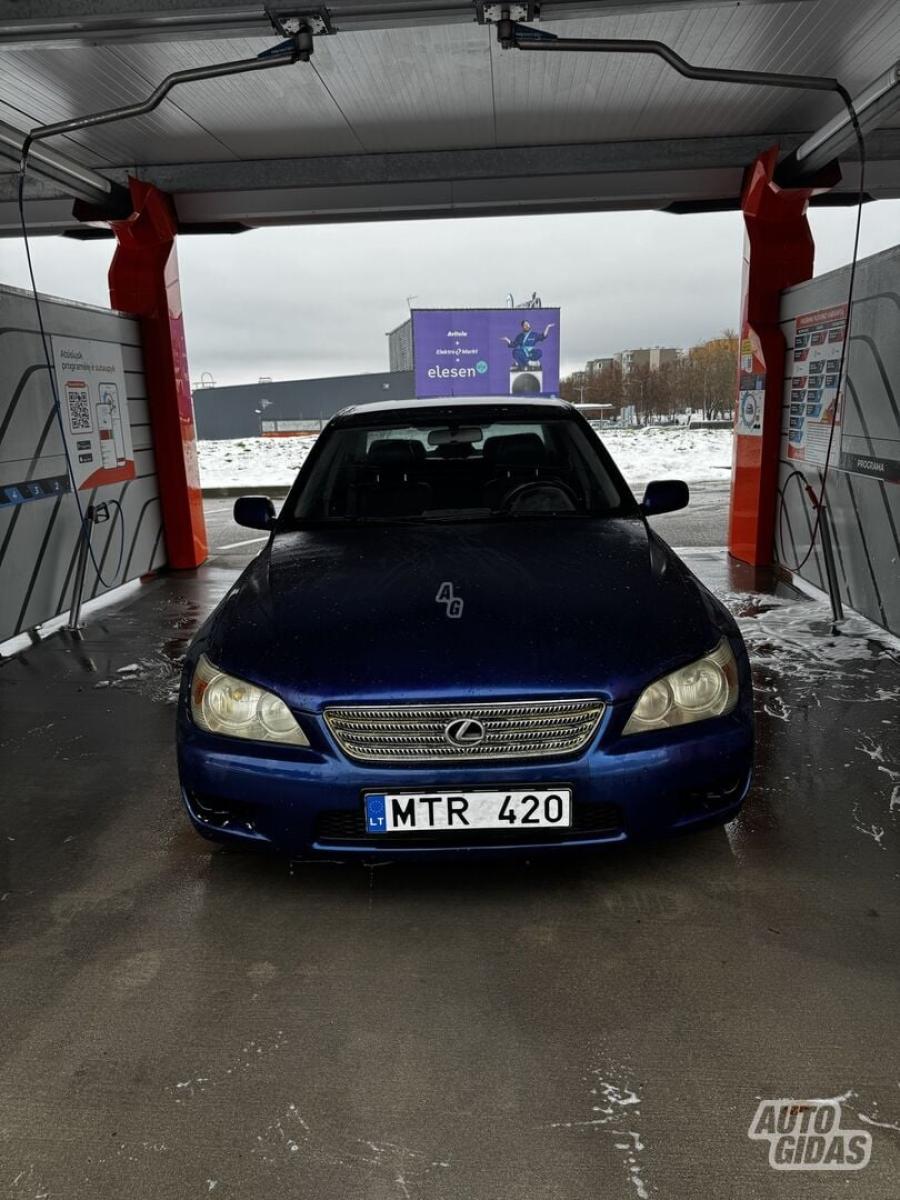 Zils Lexus IS 200 1999 Alīta, ar dzinēja tilpumu 2.00 L un nobraukumu 227 tūkst. km par 2300 €, foto 1 vietnē AUTOMOTO.COM.LV