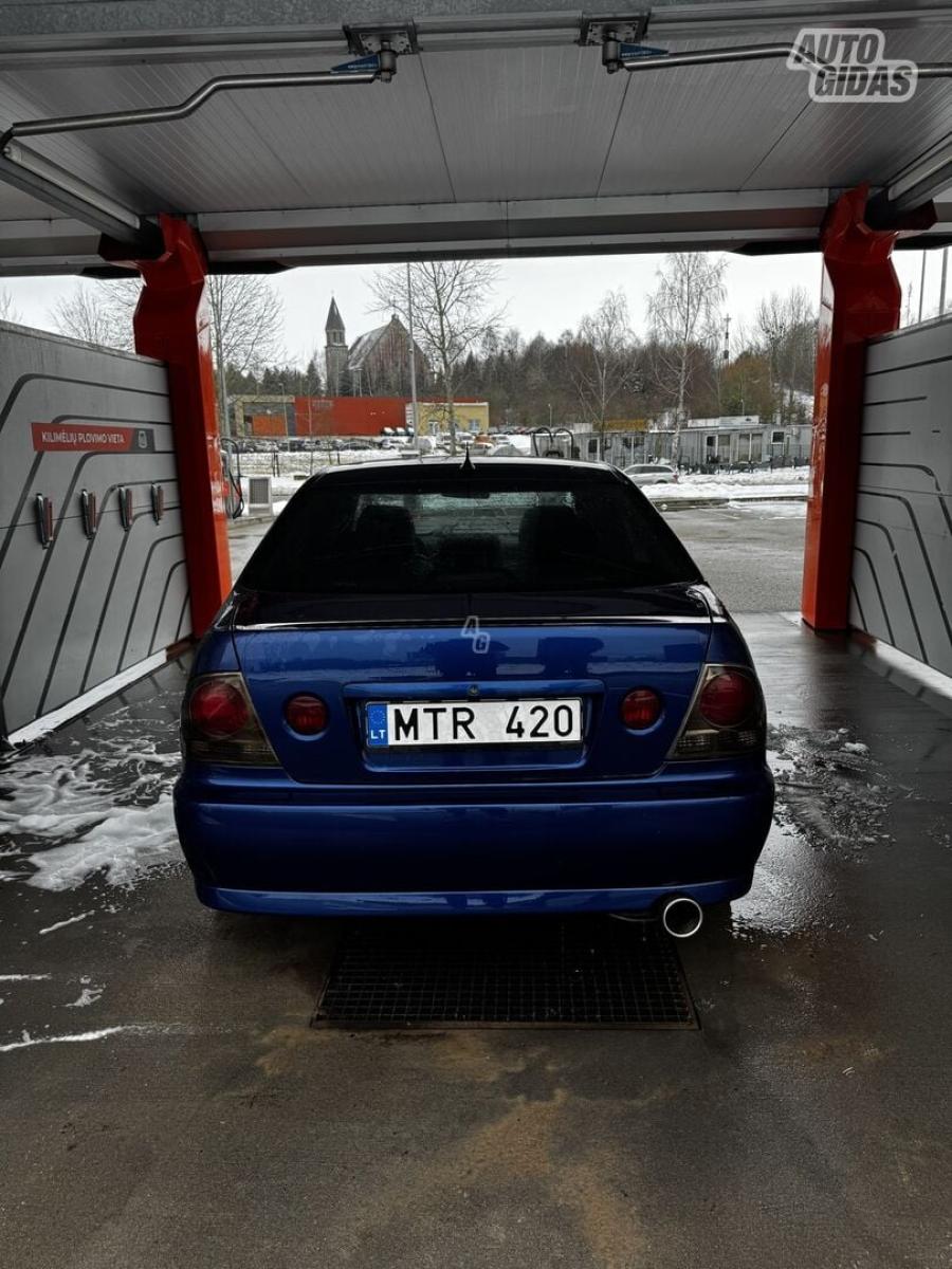 Zils Lexus IS 200 1999 Alīta, ar dzinēja tilpumu 2.00 L un nobraukumu 227 tūkst. km par 2300 €, foto 4 vietnē AUTOMOTO.COM.LV