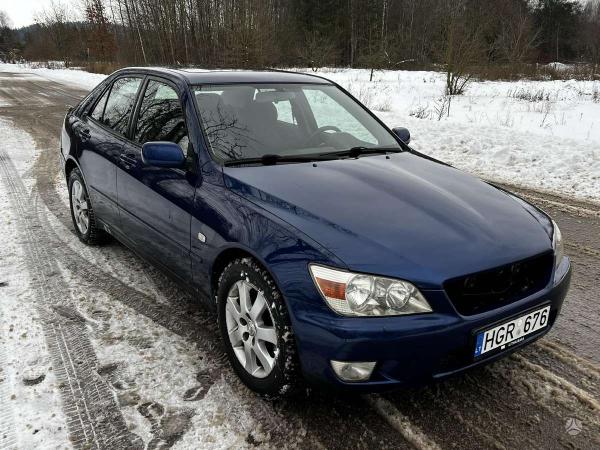 Zils Lexus IS 200 2001 Prienai, ar dzinēja tilpumu 1.99 L un nobraukumu 218 tūkst. km par 2000 €, foto 2 vietnē AUTOMOTO.COM.LV