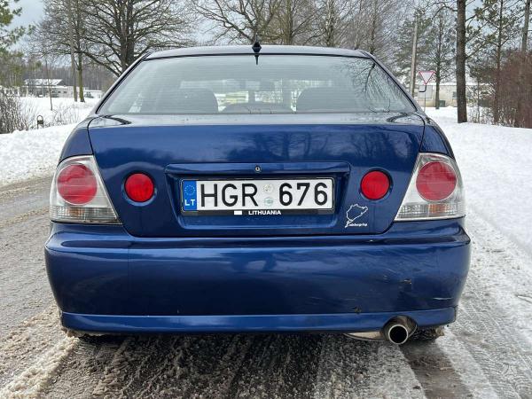 Zils Lexus IS 200 2001 Prienai, ar dzinēja tilpumu 1.99 L un nobraukumu 218 tūkst. km par 2000 €, foto 4 vietnē AUTOMOTO.COM.LV