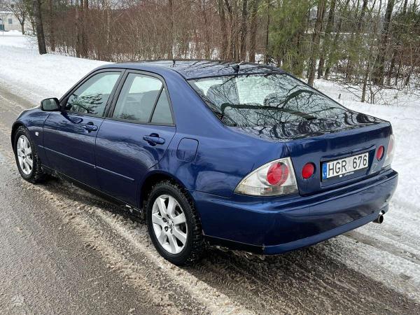 Zils Lexus IS 200 2001 Prienai, ar dzinēja tilpumu 1.99 L un nobraukumu 218 tūkst. km par 2000 €, foto 5 vietnē AUTOMOTO.COM.LV