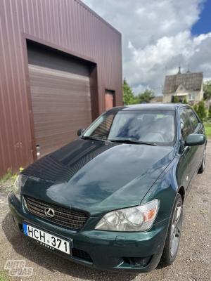 Zaļš Lexus IS 200 1999 Vievis, ar dzinēja tilpumu 2.00 L un nobraukumu 327 tūkst. km par 3600 €, foto 5 vietnē AUTOMOTO.COM.LV