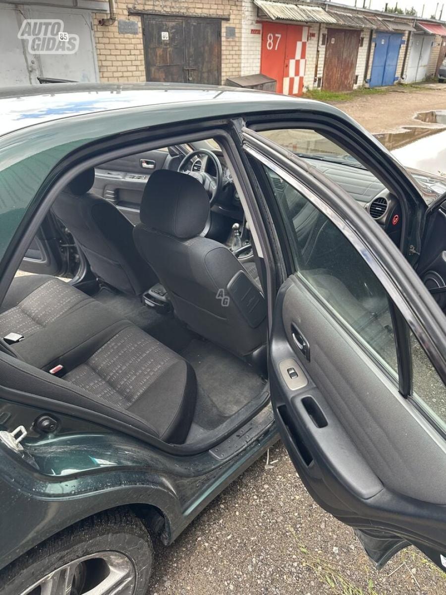 Zaļš Lexus IS 200 1999 Vievis, ar dzinēja tilpumu 2.00 L un nobraukumu 327 tūkst. km par 3600 €, foto 12 vietnē AUTOMOTO.COM.LV