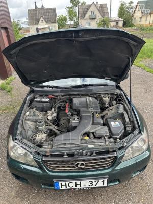 Zaļš Lexus IS 200 1999 Vievis, ar dzinēja tilpumu 2.00 L un nobraukumu 327 tūkst. km par 3600 €, foto 15 vietnē AUTOMOTO.COM.LV