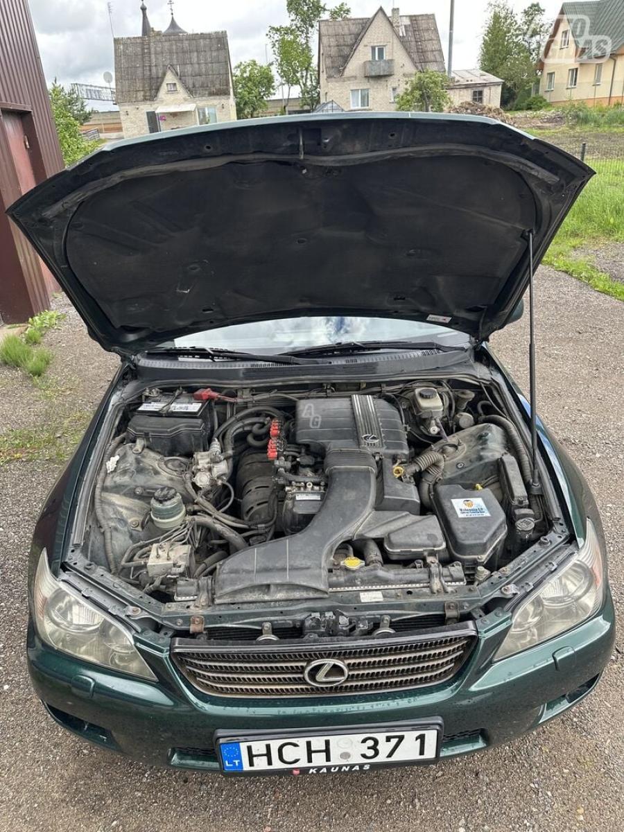 Zaļš Lexus IS 200 1999 Vievis, ar dzinēja tilpumu 2.00 L un nobraukumu 327 tūkst. km par 3600 €, foto 15 vietnē AUTOMOTO.COM.LV