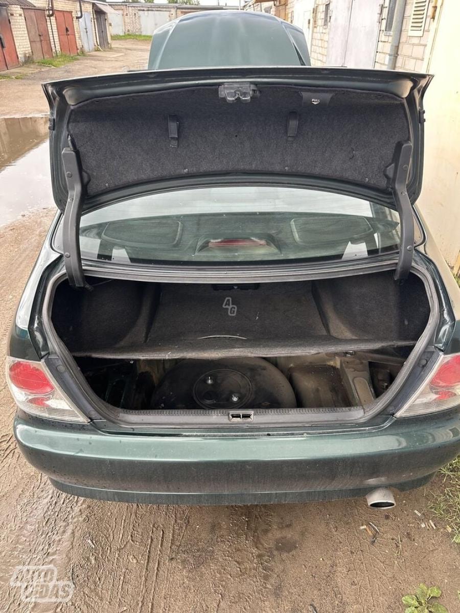 Zaļš Lexus IS 200 1999 Vievis, ar dzinēja tilpumu 2.00 L un nobraukumu 327 tūkst. km par 3600 €, foto 16 vietnē AUTOMOTO.COM.LV
