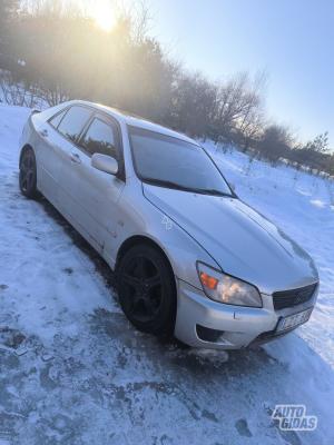 Grey Lexus IS 200 2000 in Vilnius, with an engine capacity of 2.00 L and mileage of 238 thousand km for 2600 €, photo  on AUTOMOTO.COM.LV