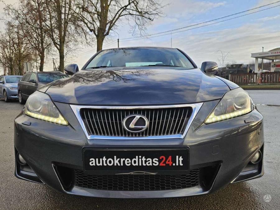Grey Lexus IS 200 2011 in Siauliai, with an engine capacity of 2.20 L and mileage of 216 thousand km for 6450 €, photo 2 on AUTOMOTO.COM.LV