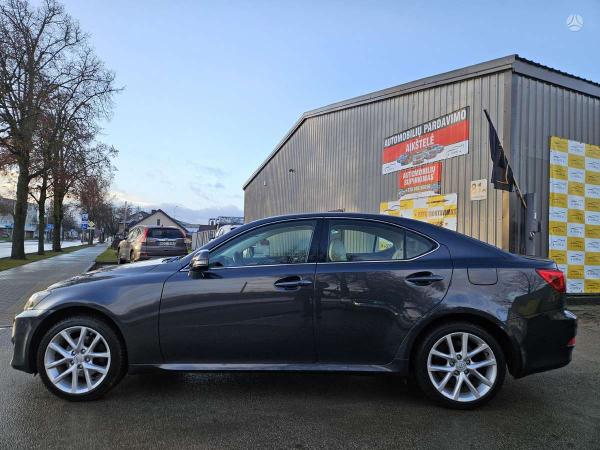Grey Lexus IS 200 2011 in Siauliai, with an engine capacity of 2.20 L and mileage of 216 thousand km for 6450 €, photo 10 on AUTOMOTO.COM.LV
