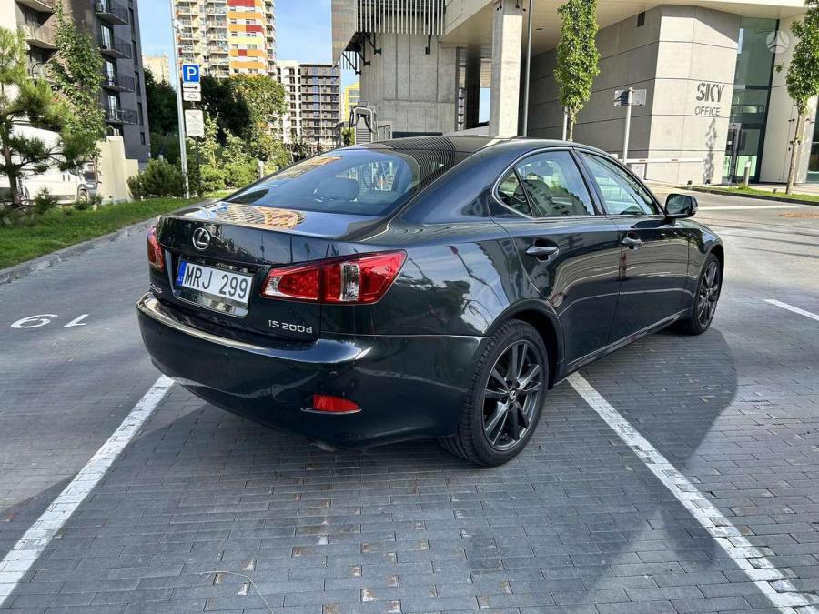 Grey Lexus IS 200 2011 in Vilnius, with an engine capacity of 2.23 L and mileage of 256 thousand km for 5500 €, photo 5 on AUTOMOTO.COM.LV