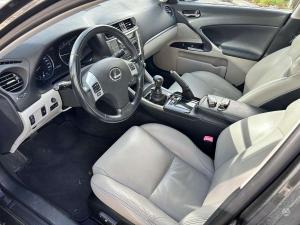 Grey Lexus IS 200 2011 in Vilnius, with an engine capacity of 2.23 L and mileage of 256 thousand km for 5500 €, photo 8 on AUTOMOTO.COM.LV