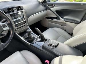 Grey Lexus IS 200 2011 in Vilnius, with an engine capacity of 2.23 L and mileage of 256 thousand km for 5500 €, photo 10 on AUTOMOTO.COM.LV