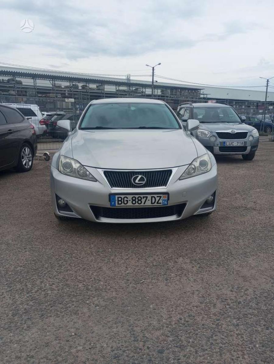 Grey Lexus IS 200 2011 in Kaunas, with an engine capacity of 2.20 L and mileage of 240 thousand km for 3500 €, photo 4 on AUTOMOTO.COM.LV