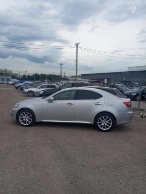 Grey Lexus IS 200 2011 in Kaunas, with an engine capacity of 2.20 L and mileage of 240 thousand km for 3500 €, photo 6 on AUTOMOTO.COM.LV