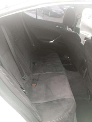 Grey Lexus IS 200 2011 in Kaunas, with an engine capacity of 2.20 L and mileage of 240 thousand km for 3500 €, photo 13 on AUTOMOTO.COM.LV