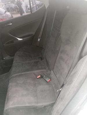 Grey Lexus IS 200 2011 in Kaunas, with an engine capacity of 2.20 L and mileage of 240 thousand km for 3500 €, photo 14 on AUTOMOTO.COM.LV