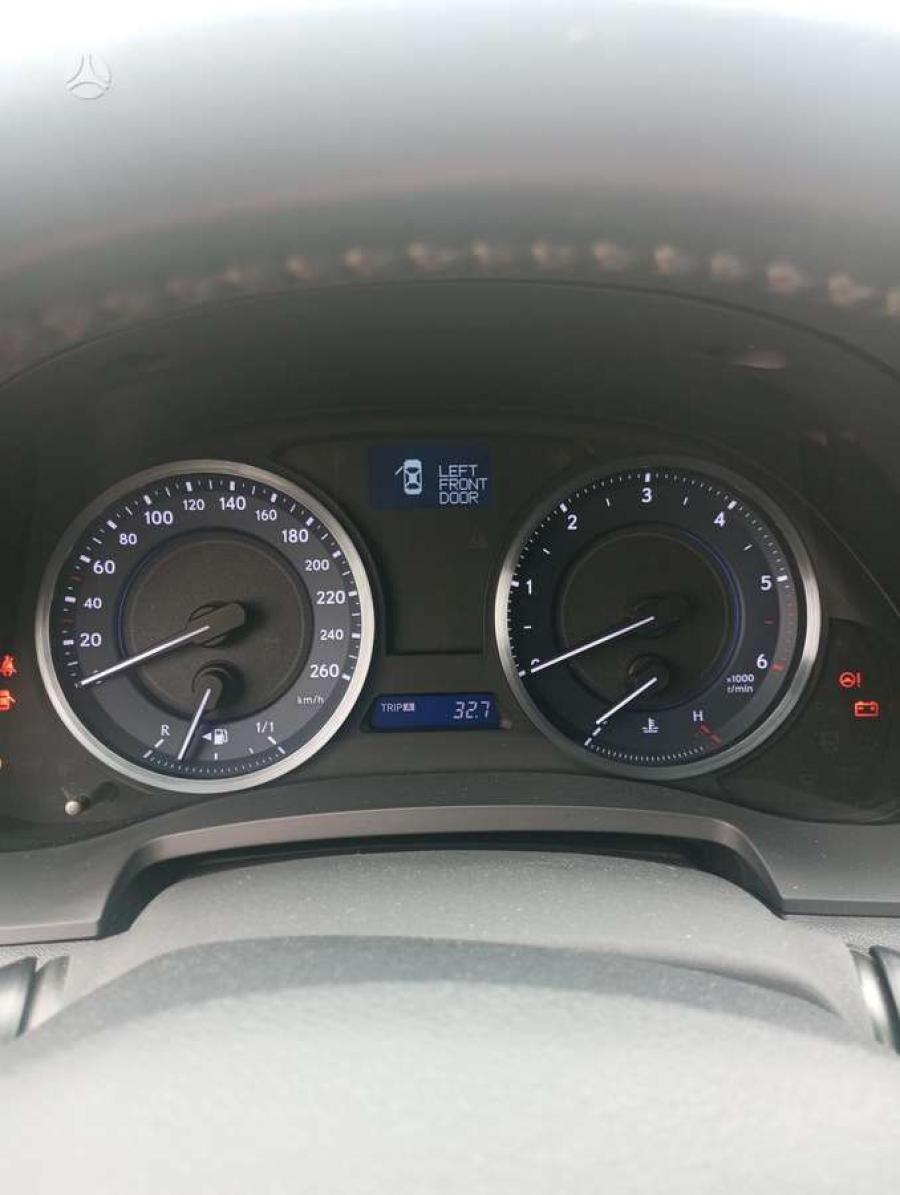 Grey Lexus IS 200 2011 in Kaunas, with an engine capacity of 2.20 L and mileage of 240 thousand km for 3500 €, photo 21 on AUTOMOTO.COM.LV