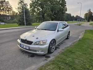 Grey Lexus IS 200 2003 in Vilnius, with an engine capacity of 2.00 L and mileage of 288 thousand km for 3680 €, photo 3 on AUTOMOTO.COM.LV