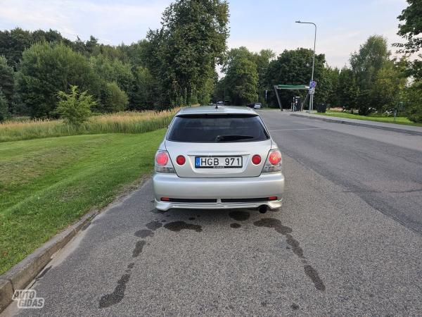 Grey Lexus IS 200 2003 in Vilnius, with an engine capacity of 2.00 L and mileage of 288 thousand km for 3680 €, photo 6 on AUTOMOTO.COM.LV