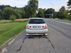 Grey Lexus IS 200 2003 in Vilnius, with an engine capacity of 2.00 L and mileage of 288 thousand km for 3680 €, photo 6 on AUTOMOTO.COM.LV