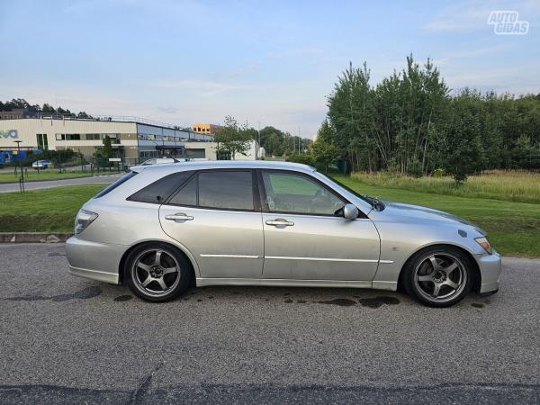 Grey Lexus IS 200 2003 in Vilnius, with an engine capacity of 2.00 L and mileage of 288 thousand km for 3680 €, photo 8 on AUTOMOTO.COM.LV