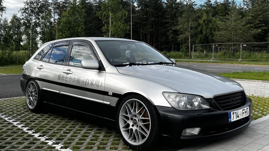 Серый Лексус IS 200 2004 в Таллин, объемом двигателя 2.00 л и пробегом 310 тыс. км за 2900 €, фото 8 на AUTOMOTO.COM.LV