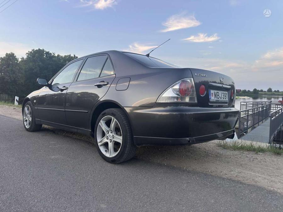 Lexus IS 200 2000 Kauņa, ar dzinēja tilpumu 1.99 L un nobraukumu 304 tūkst. km par 2750 €, foto 10 vietnē AUTOMOTO.COM.LV