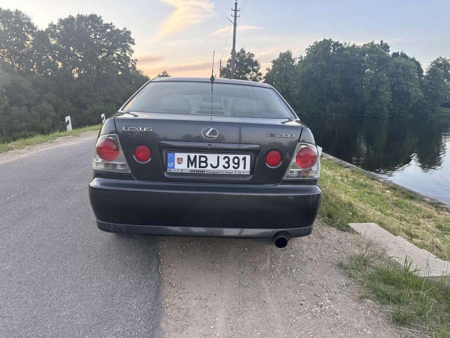 Lexus IS 200 2000 Kauņa, ar dzinēja tilpumu 1.99 L un nobraukumu 304 tūkst. km par 2750 €, foto 11 vietnē AUTOMOTO.COM.LV