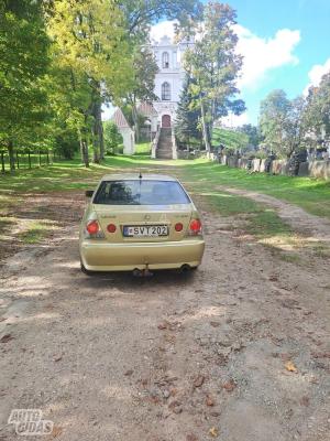 Lexus IS 200 2002 in Vilnius, with an engine capacity of 2.00 L and mileage of 219 thousand km for 2950 €, photo 4 on AUTOMOTO.COM.LV