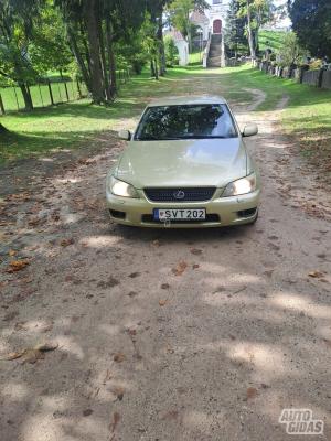 Lexus IS 200 2002 in Vilnius, with an engine capacity of 2.00 L and mileage of 219 thousand km for 2950 €, photo 6 on AUTOMOTO.COM.LV
