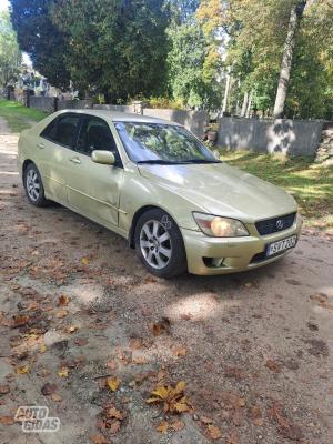 Lexus IS 200 2002 in Vilnius, with an engine capacity of 2.00 L and mileage of 219 thousand km for 2950 €, photo 10 on AUTOMOTO.COM.LV