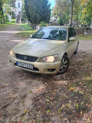 Lexus IS 200 2002 in Vilnius, with an engine capacity of 2.00 L and mileage of 219 thousand km for 2950 €, photo 12 on AUTOMOTO.COM.LV
