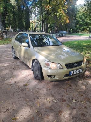 Lexus IS 200 2002 in Vilnius, with an engine capacity of 2.00 L and mileage of 219 thousand km for 2950 €, photo 13 on AUTOMOTO.COM.LV