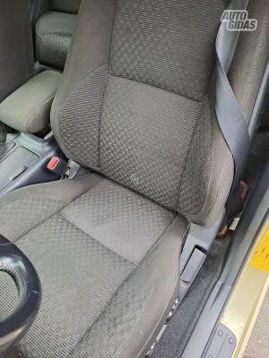 Lexus IS 200 2002 in Vilnius, with an engine capacity of 2.00 L and mileage of 219 thousand km for 2950 €, photo 14 on AUTOMOTO.COM.LV